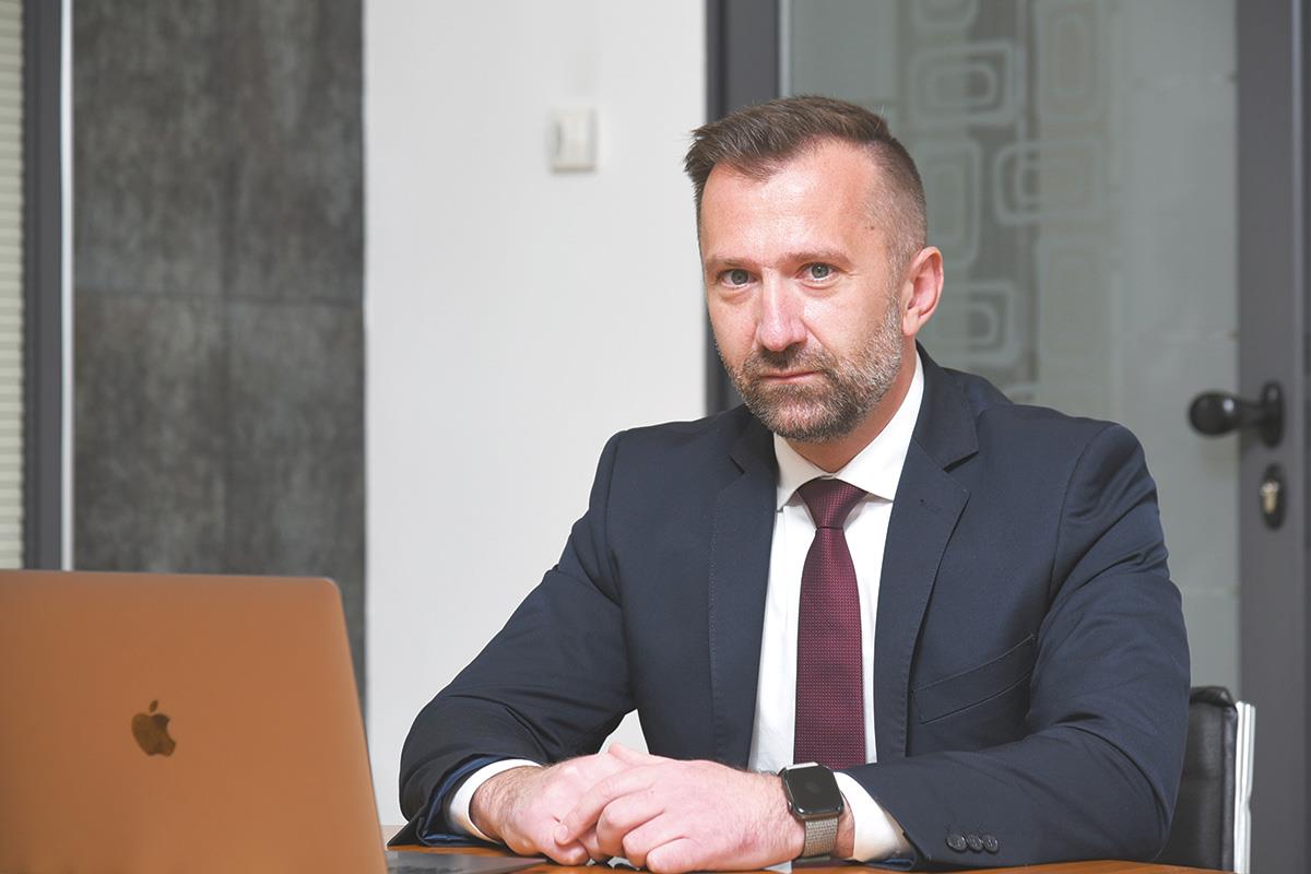 Александар Маневски, директор на Дирекција стратешки клиенти, УНИБанка